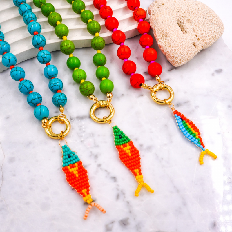 collar de colores con pez x unidad